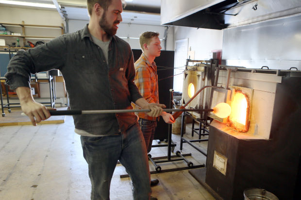 Glass blowing shop lights the fire in Valparaiso