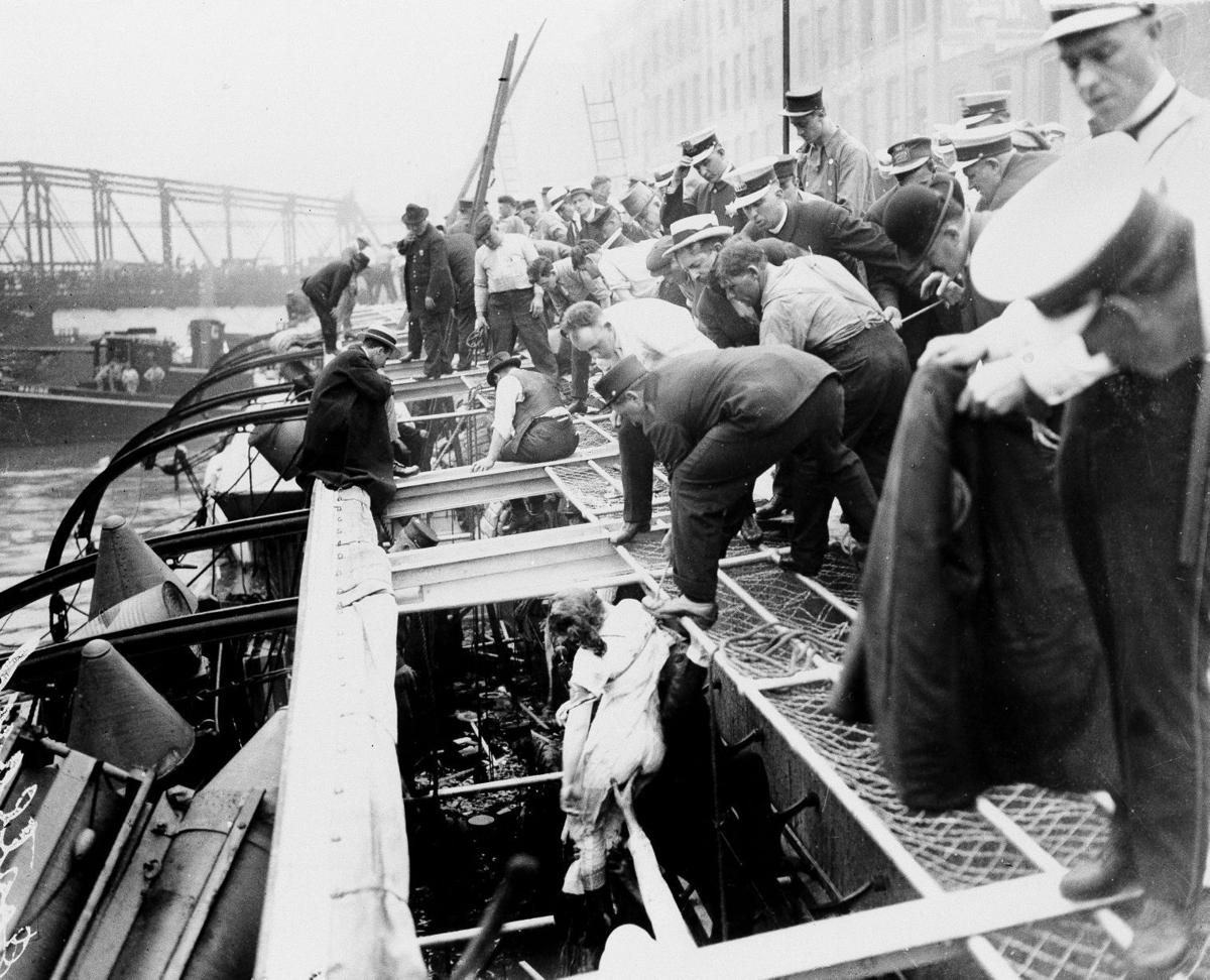 Gallery: Remembering the Eastland disaster