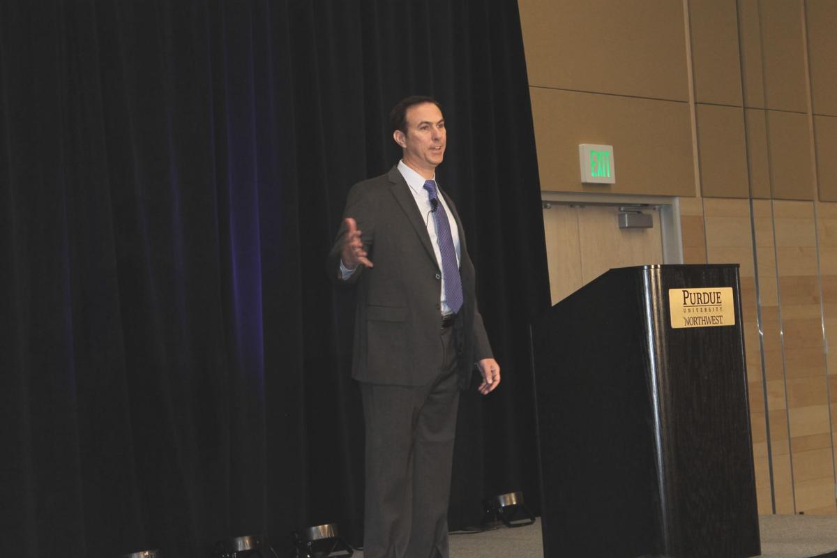 War hero speaks at Sinai Forum