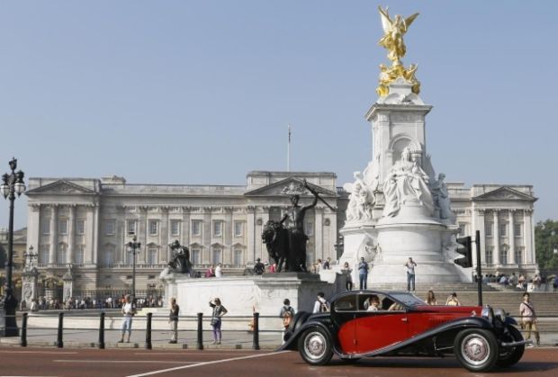 OFFBEAT: Get out the buckets, Buckingham Palace's roof is leaking