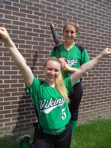 Thomas and Austin bring plenty of cheer to Valparaiso softball