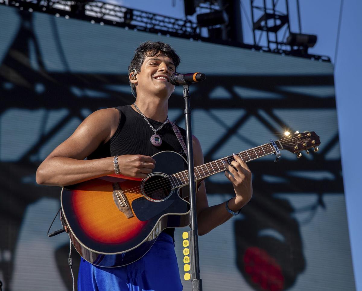 Omar Apollo on his emotional new EP, 'Live For Me,' and ignoring the ...