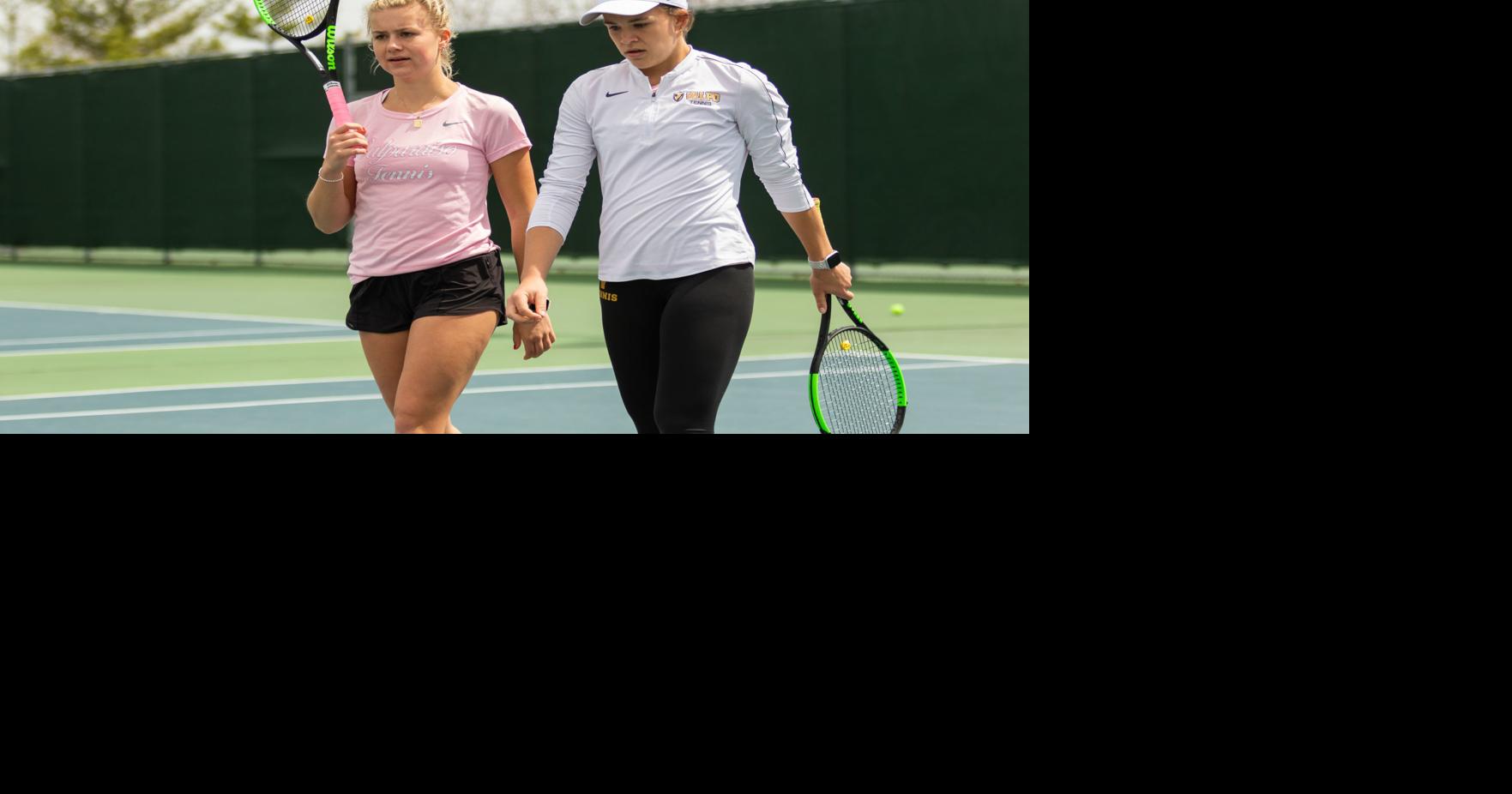 Valpo's Czerwonka sisters have service winners on and off the court