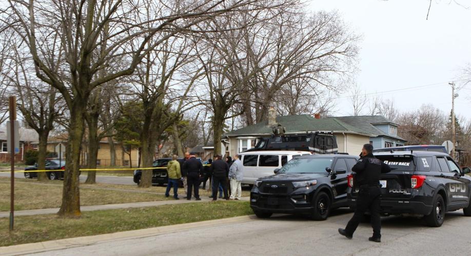 1 dead in Glen Park homicide; SWAT teams dispatched to scene