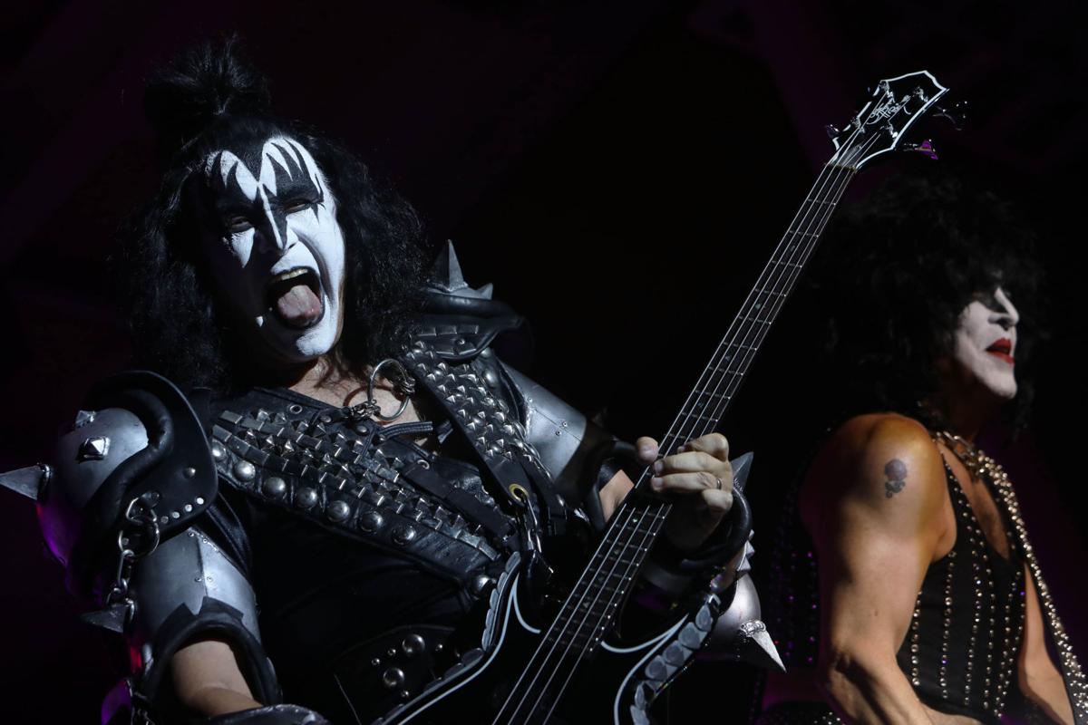 KISS brings more than theatrics | Entertainment | nwitimes.com