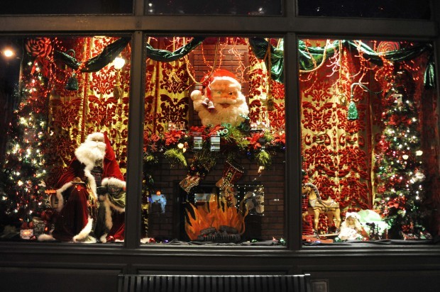 AT HOME: How to make a (holiday) scene