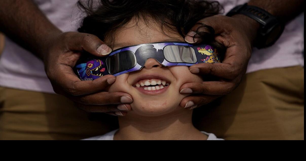 Solar eclipse: How to use apps to track, photograph sky show