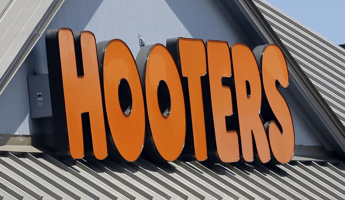 Hooters laying off 500 workers across Indiana because of coronavirus ...