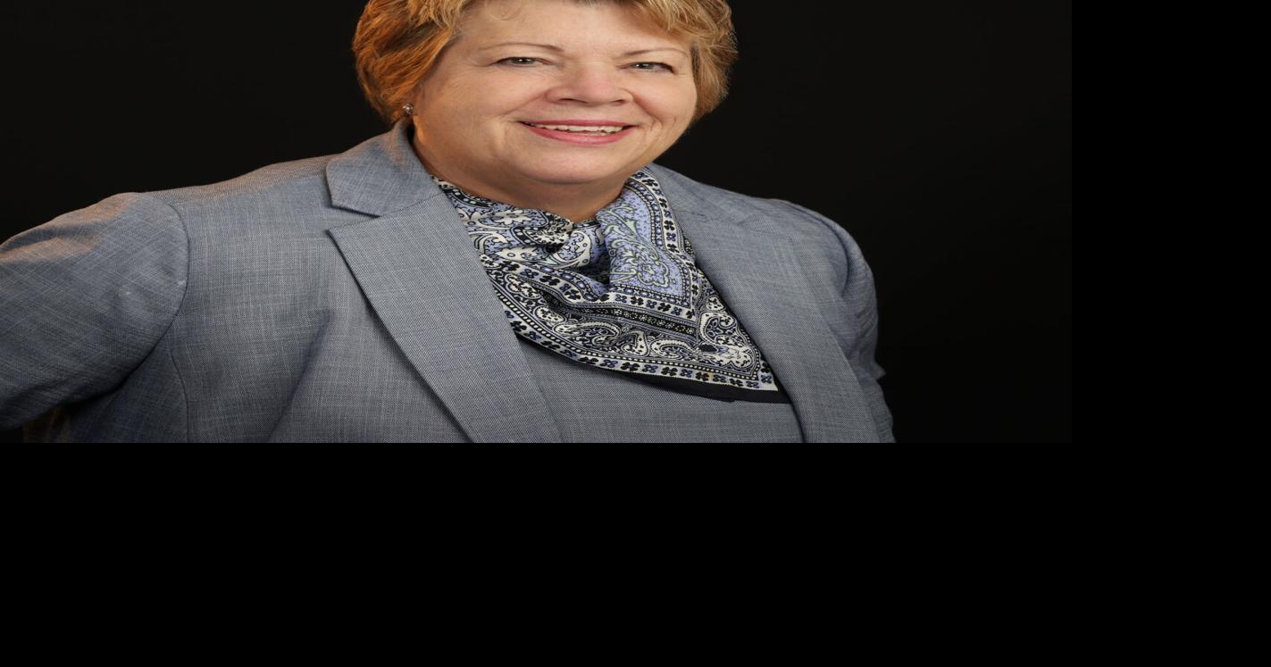 HealthLinc CEO Beth Wrobel to retire after 21 years