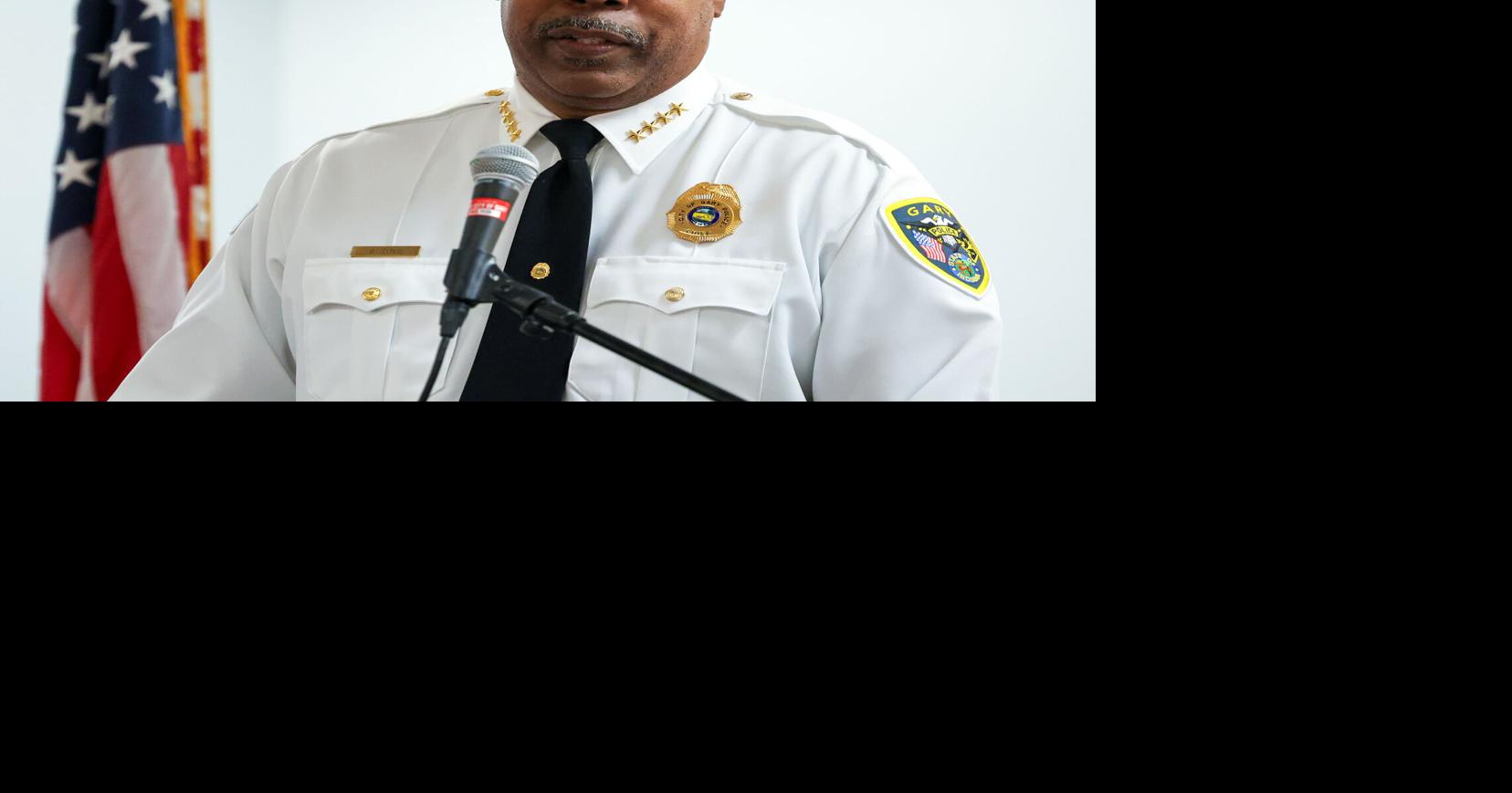 PHOTOS: Gary giving out free gun locks