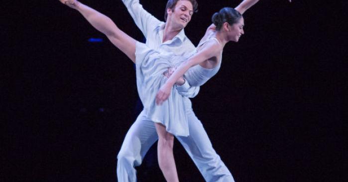 Joffrey Ballet offers passionate 'Romeo and Juliet'