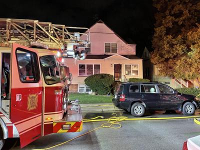 Hammond firefighters rescue residents from roof of apartment fire ...