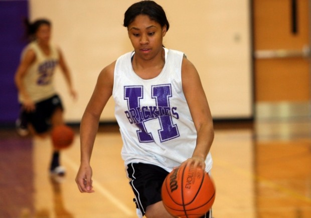 Perry gives Hobart girls basketball team another weapon inside