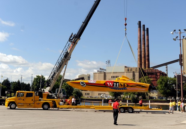 Fewer boats, more excitement at Super Boat race