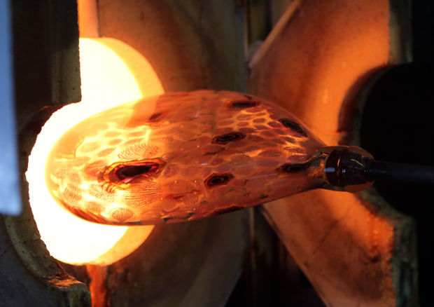 Glass blowing shop lights the fire in Valparaiso