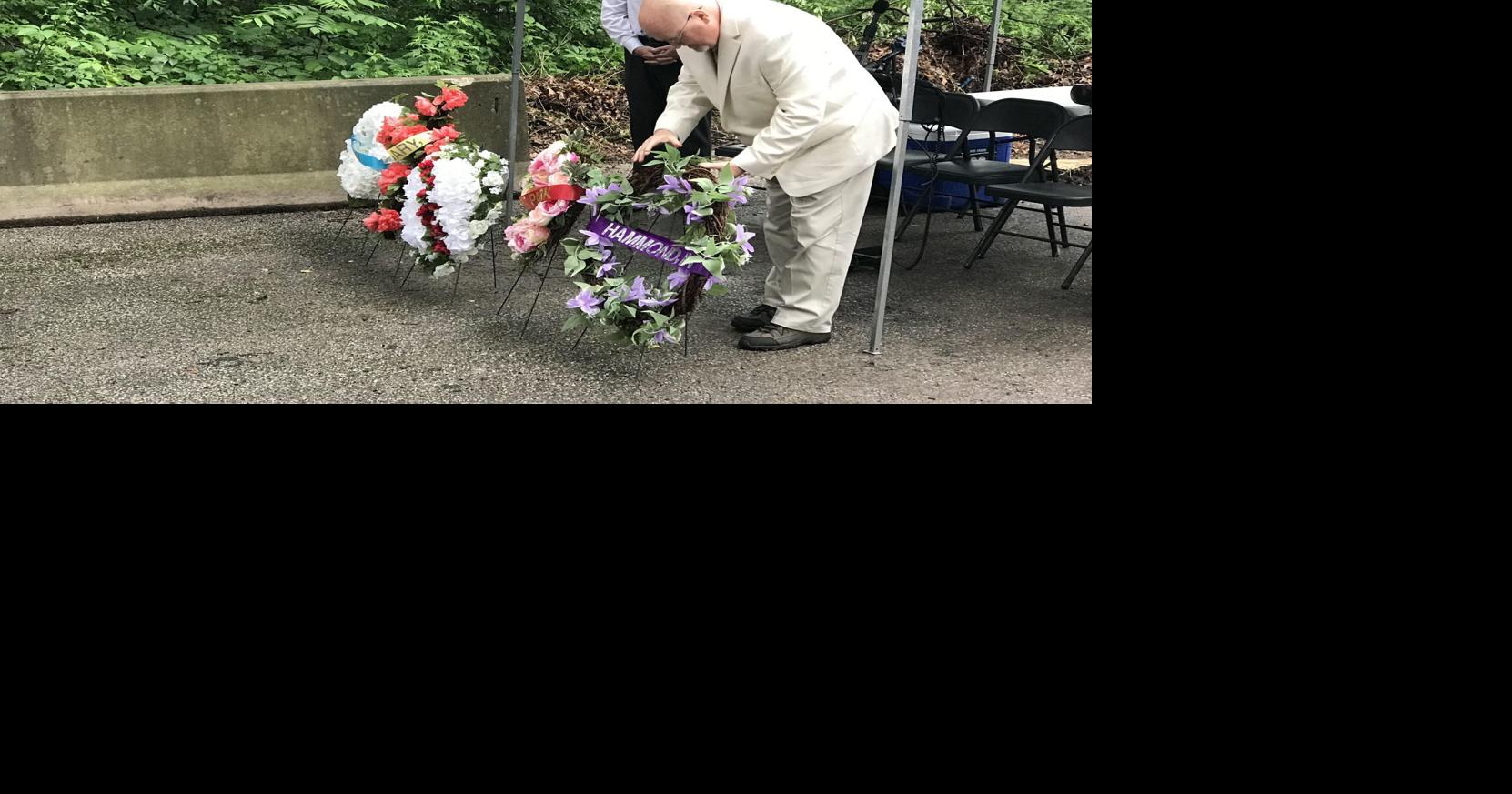 Wreaths honor victims of 1918 circus train wreck in Gary that claimed ...