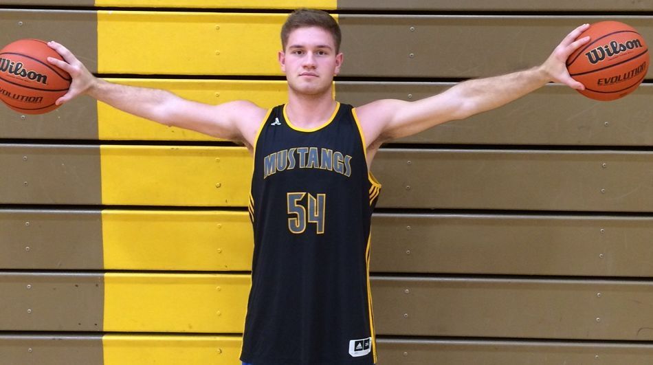 Kouts' Bruce a powerful post presence | Kouts Mustangs/Fillies ...