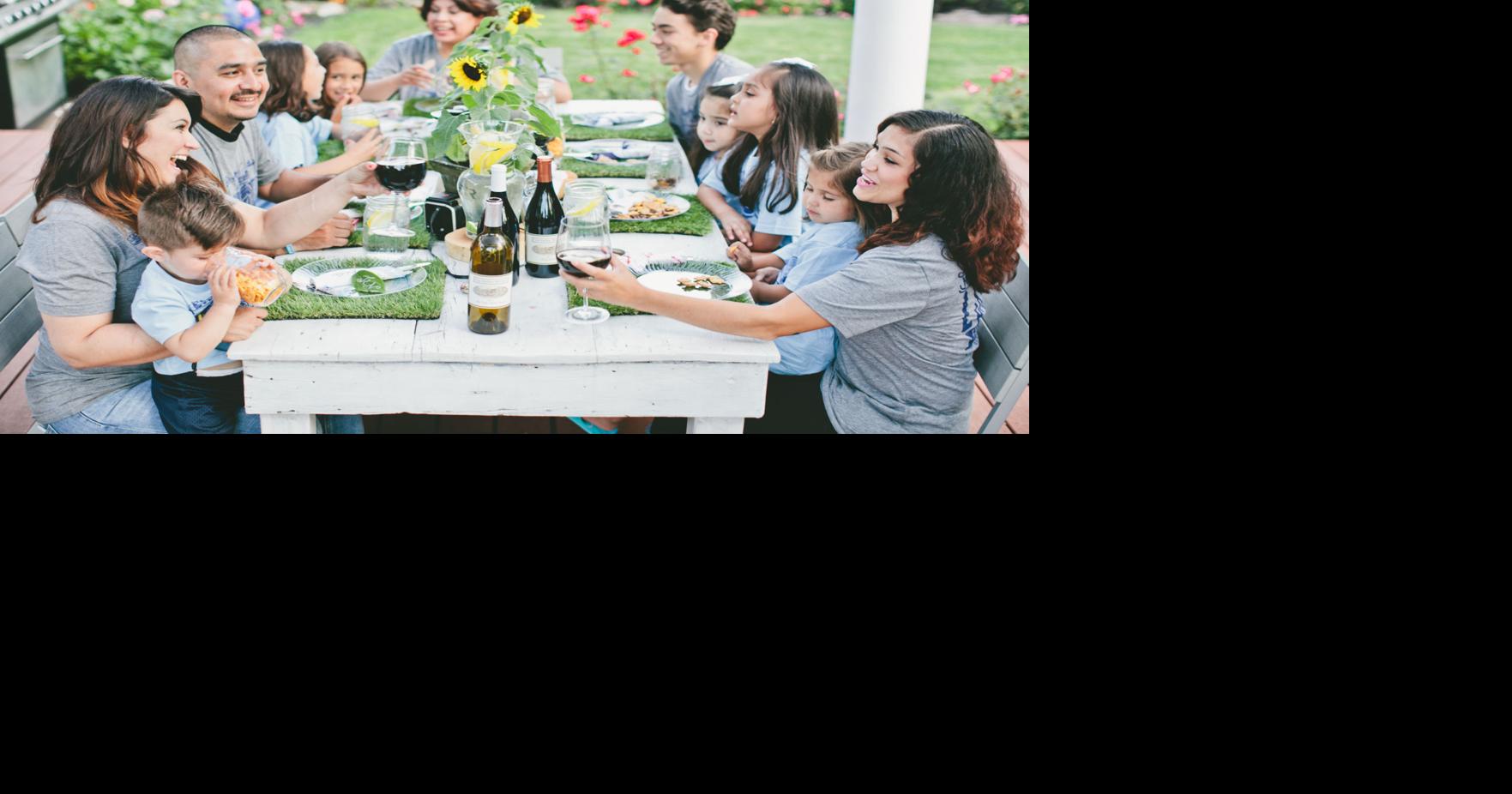 Hosting tips for a memorable family reunion | Entertaining | nwitimes.com
