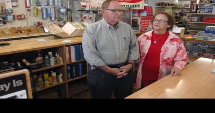 Long-time owners turn over keys to hardware store