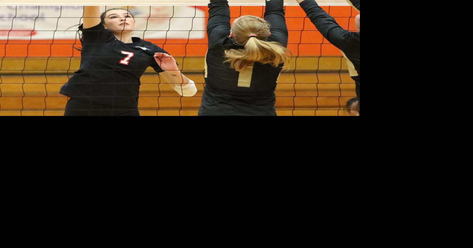 Munster volleyball falls to Penn in regional final