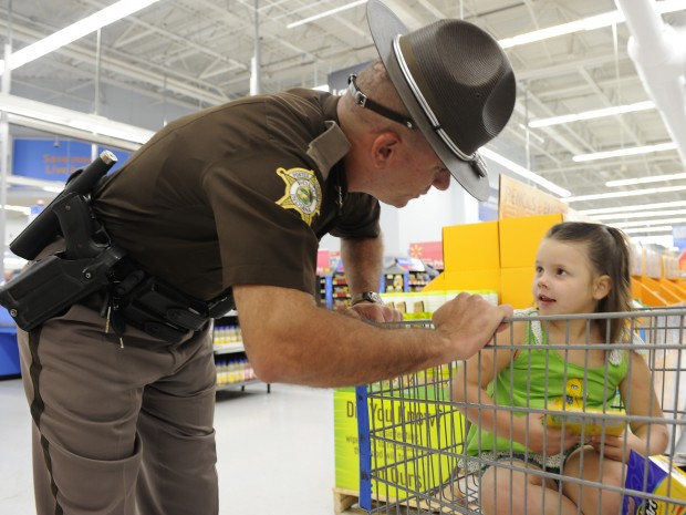'Shop with a Cop' continues to provide