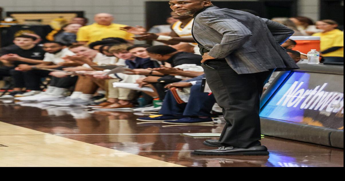 Roger Powell Jr. celebrates first win at Valparaiso