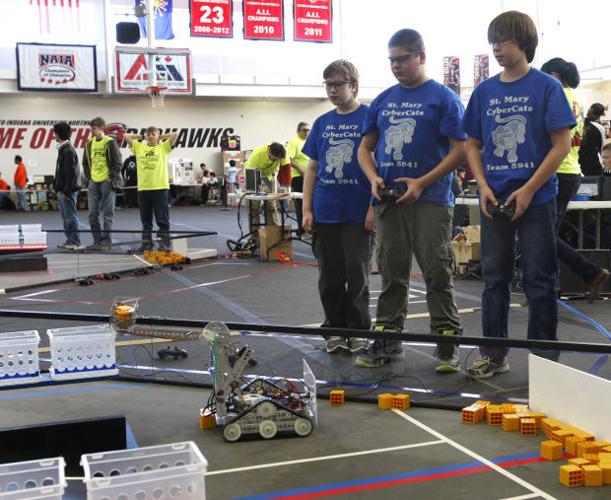 Robots teach students professionalism in competition at IUN