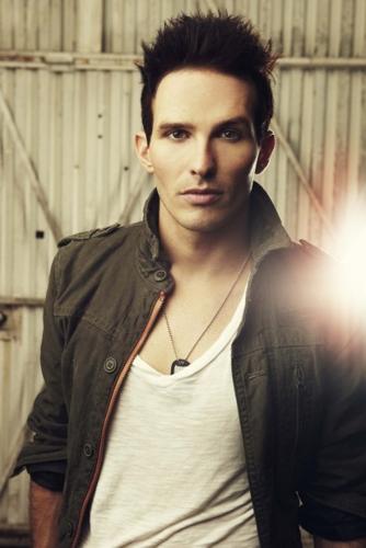 Local Scene: Pop star Chris Wallace “Radios” home to region