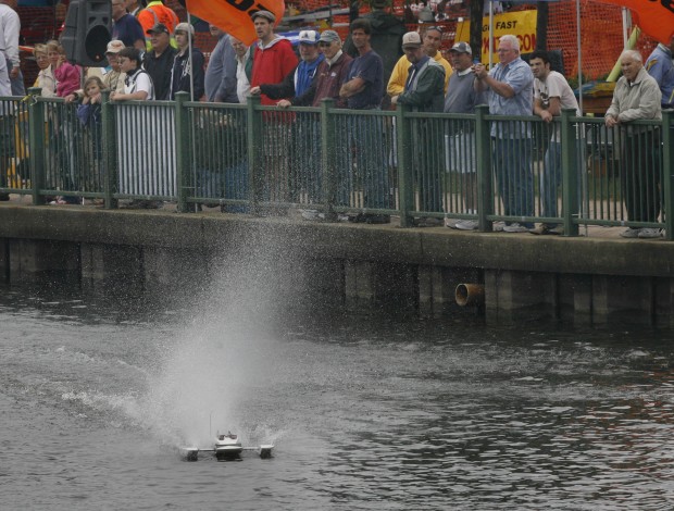 Model boat races start Friday in Hobart