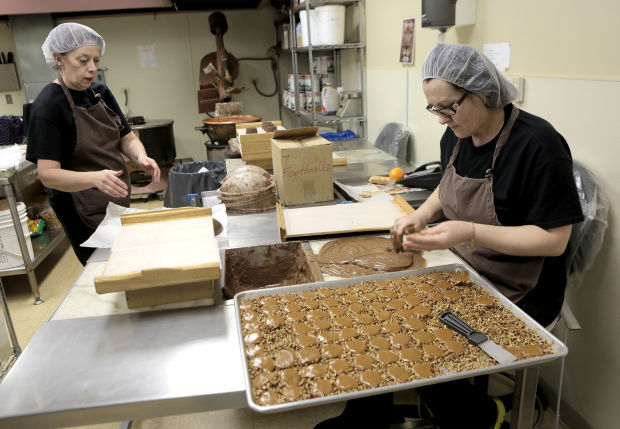 Gayety's improves sales, ramps up for busy holiday season