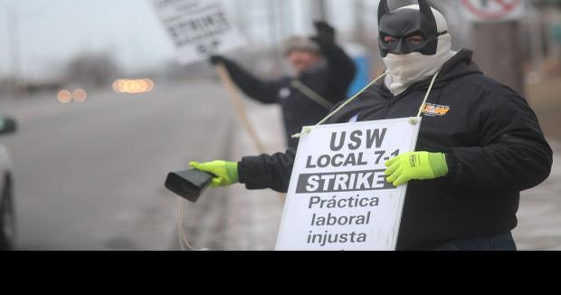 USW expands strike to Texas, Louisiana