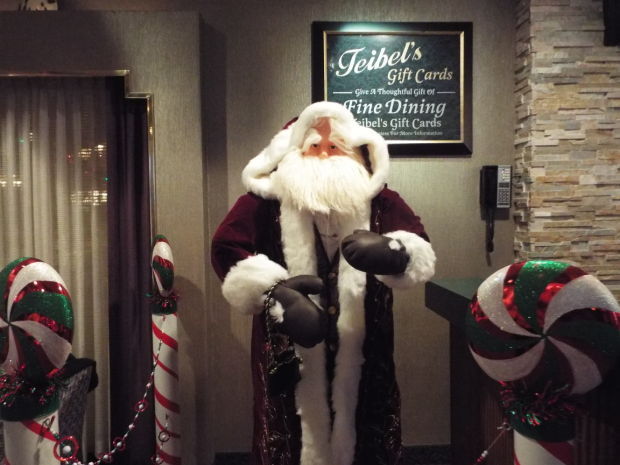 Teibel's presents favorite meals in holiday setting