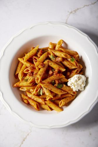 Food-MilkStreet-Spicy Tomato Pancetta Pasta