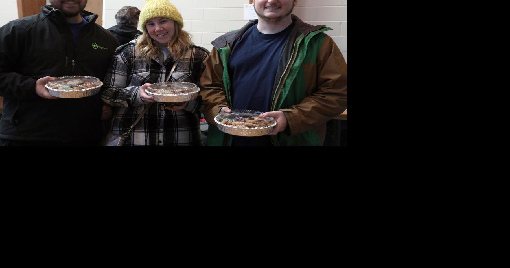 Gallery: Hundreds flock to Hospice of the Calumet Area’s holiday Cookie ...