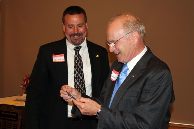 Munster Rotary Club installs new officers