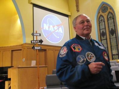 Astronaut Jerry Ross unveils new children’s book at the Crown Point Library