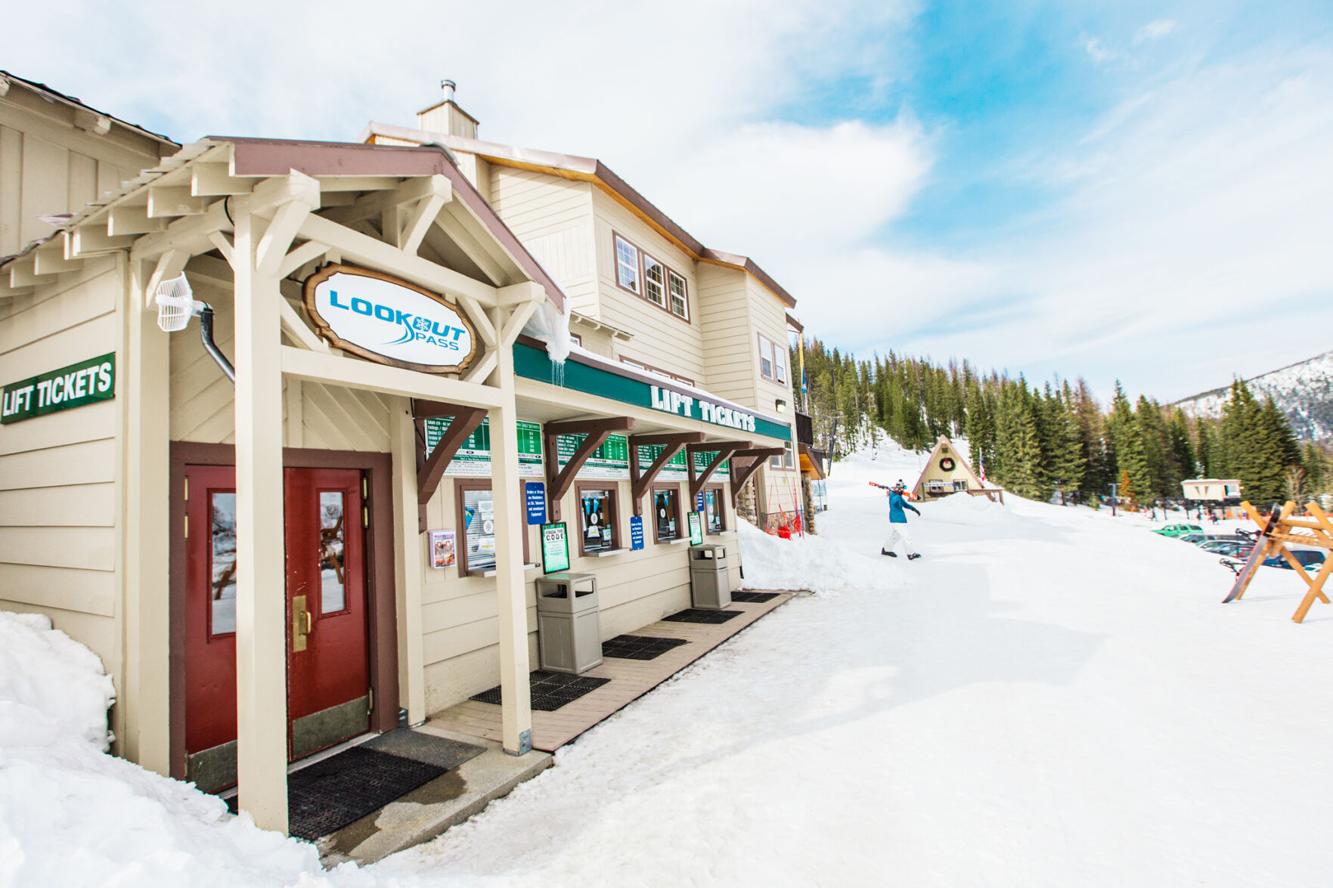 A Ski Weekend at Lookout Pass, Mullan, Idaho | Hotels & Retreats ...