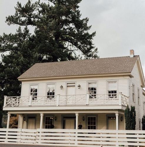 The Ghost of Del Rio Vineyard Estate | Food & Drink | nwtravelmag.com