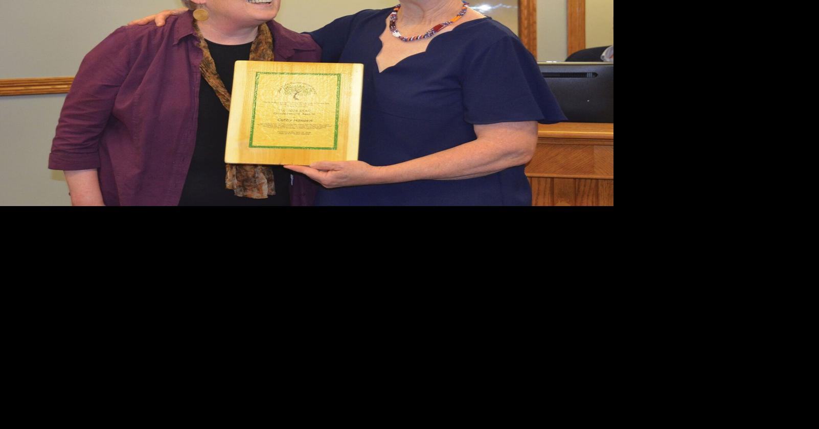 Food Shed founder Cathy Hansen gets environment award