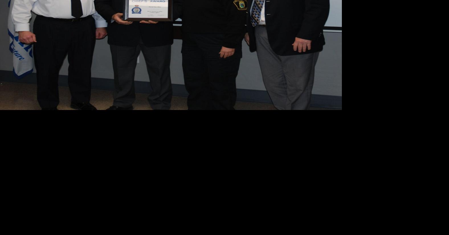 Citizen praised for helping pull woman off Orangeville police officer’s ...