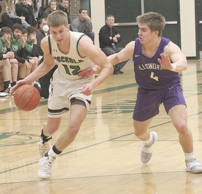 Osceola boys hoops knock off No. 1 seed | Sports | osceolasun.com