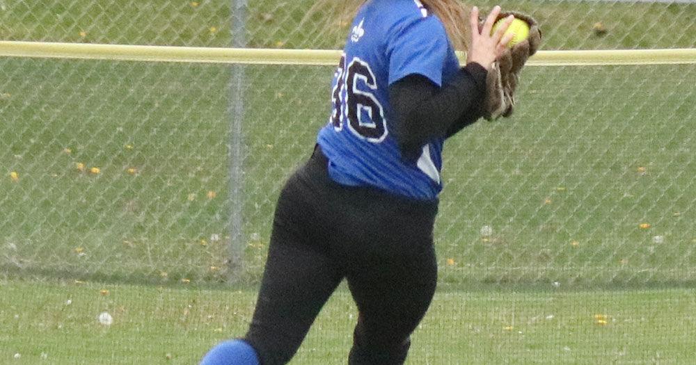 SCF softball wins first game of WIAA Regionals | Sports | osceolasun.com