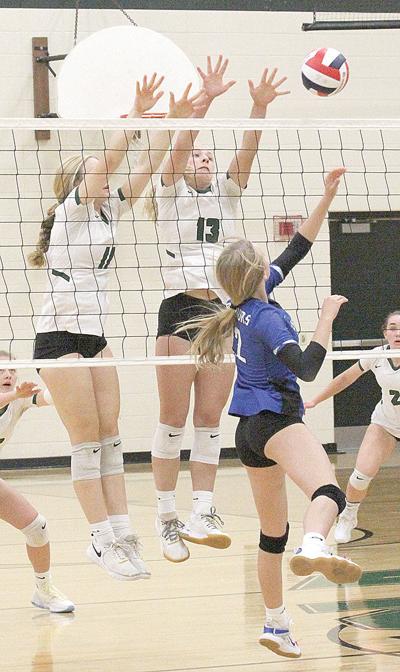 Osceola volleyball wins two at own Invite | Sports | osceolasun.com