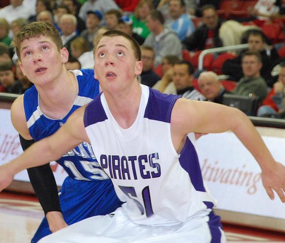 Pirates pull off miracle comeback | | osceolasun.com