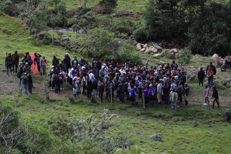 Colombian army deploys hundreds of soldiers in country's southwest ...