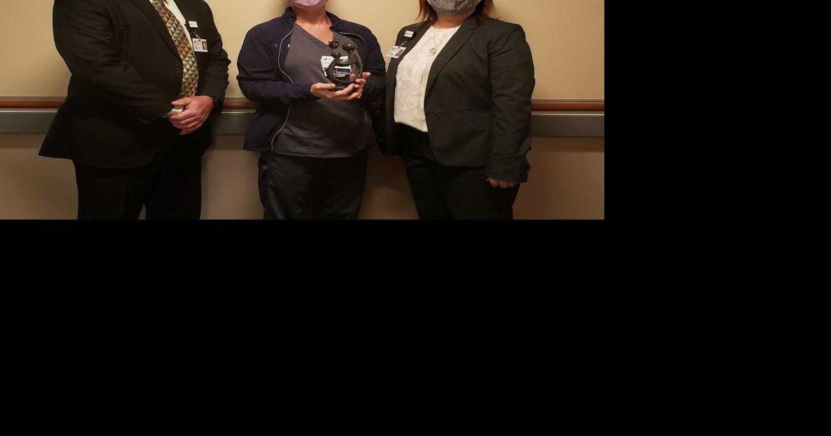 Dawn Bender earns KHC's 9th annual DAISY Award | Local News | oskaloosa.com