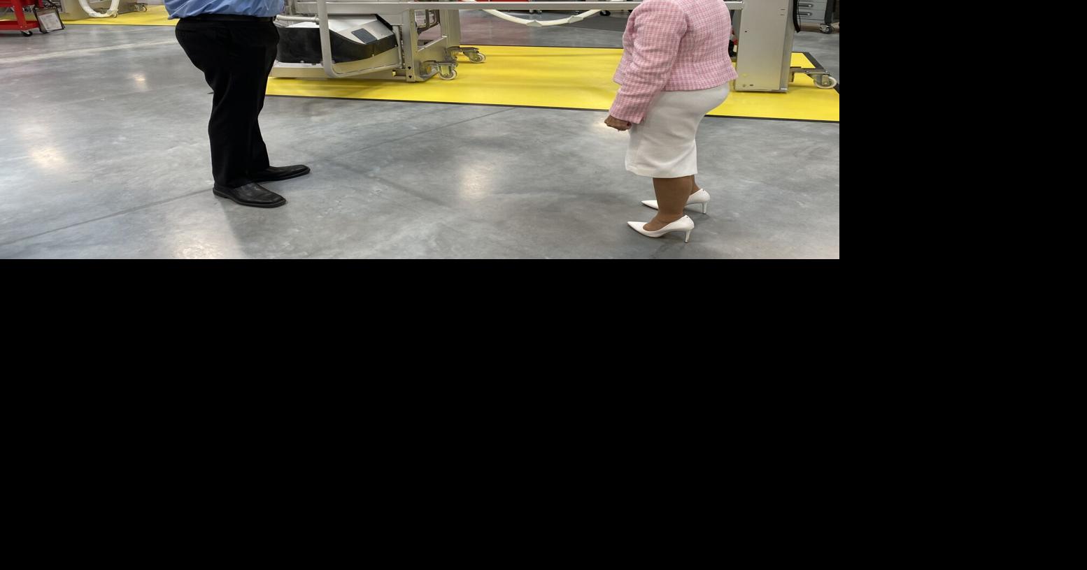 Lely, AEM host Rep. Miller-Meeks in Pella | Local News | oskaloosa.com