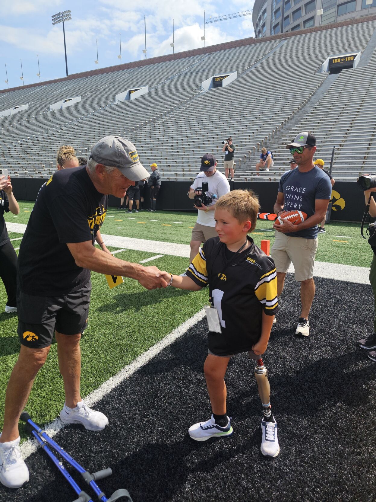 Oskaloosa boy is Hawkeye Kid Captain this weekend | Local News ...