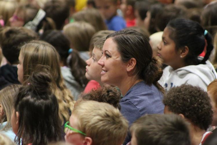 OES teacher receives Golden Apple Award | Local News | oskaloosa.com