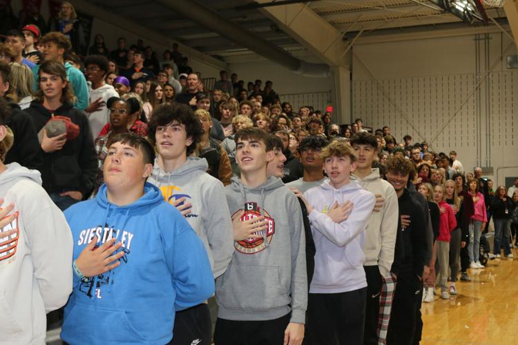 OHS honors veterans with assembly | Local News | oskaloosa.com